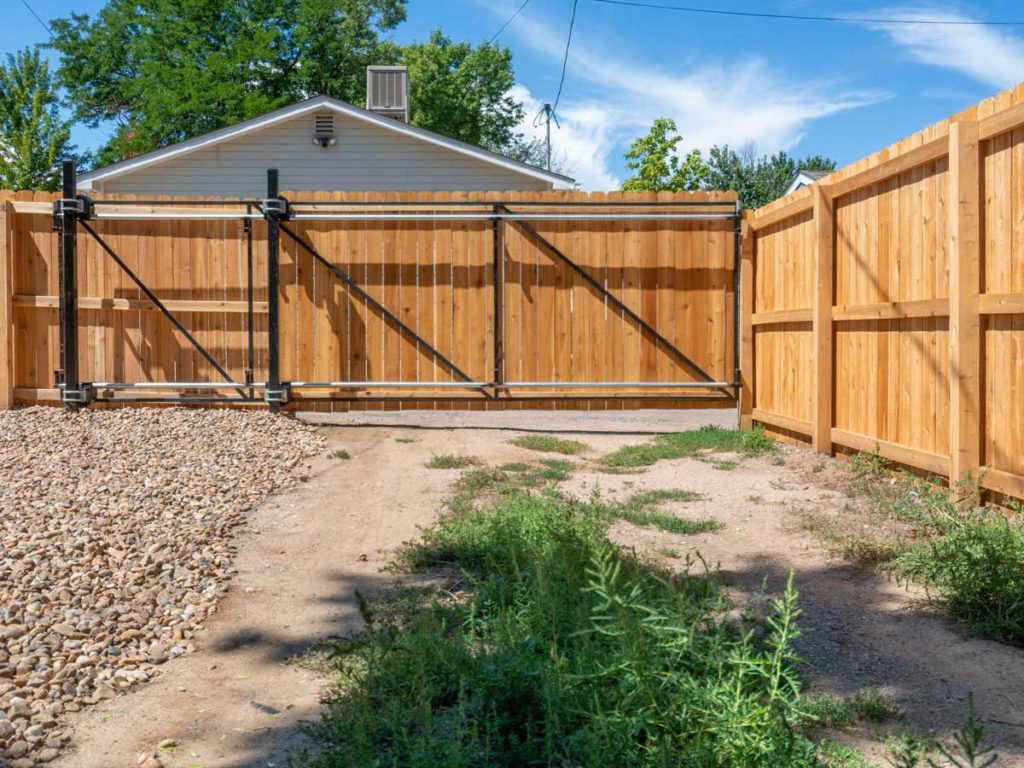 Cantilever Gates vs. Swing Gates: Commercial Fencing